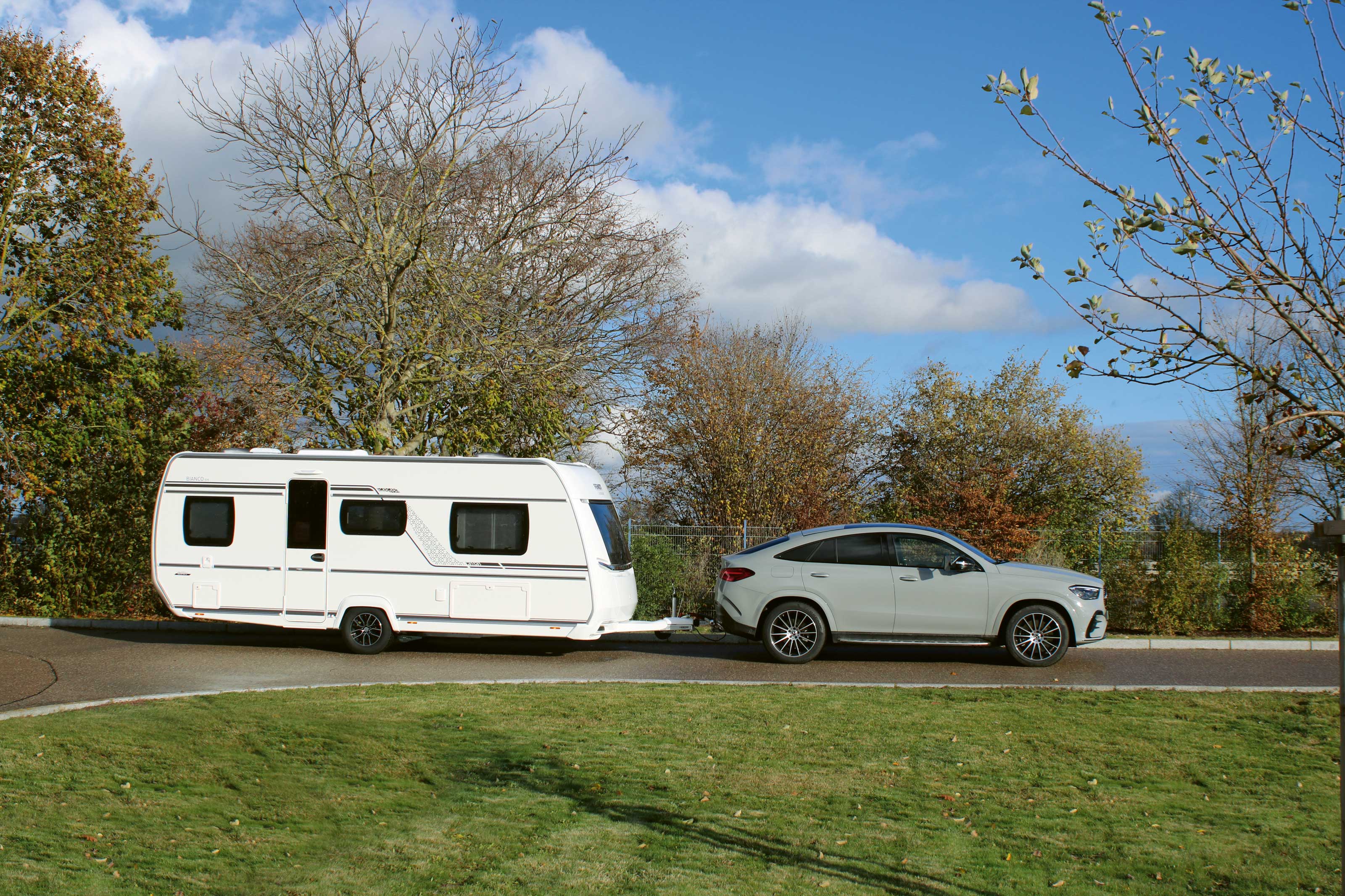 Confortable pour les couples: Fendt Bianco Activ 515 SGD – Autocaravane